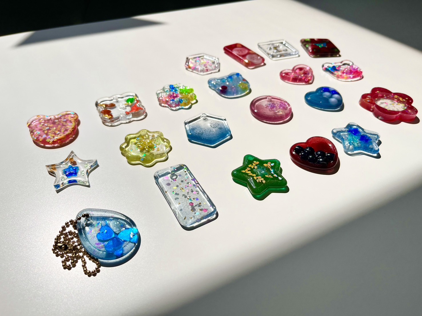 余暇プログラム💎レジンでアクセサリー作り | 障がい者就労移行支援のCocorport